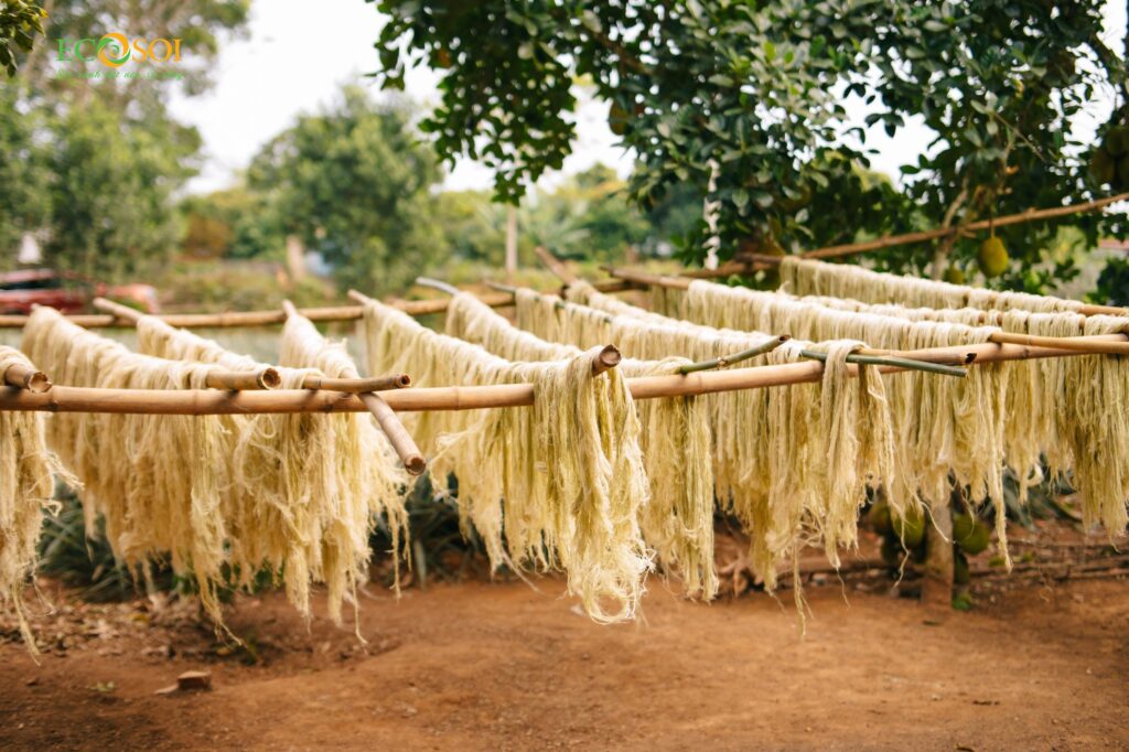 10 Different Types of Natural Fabrics - ECOSOI - Weaving life with ...